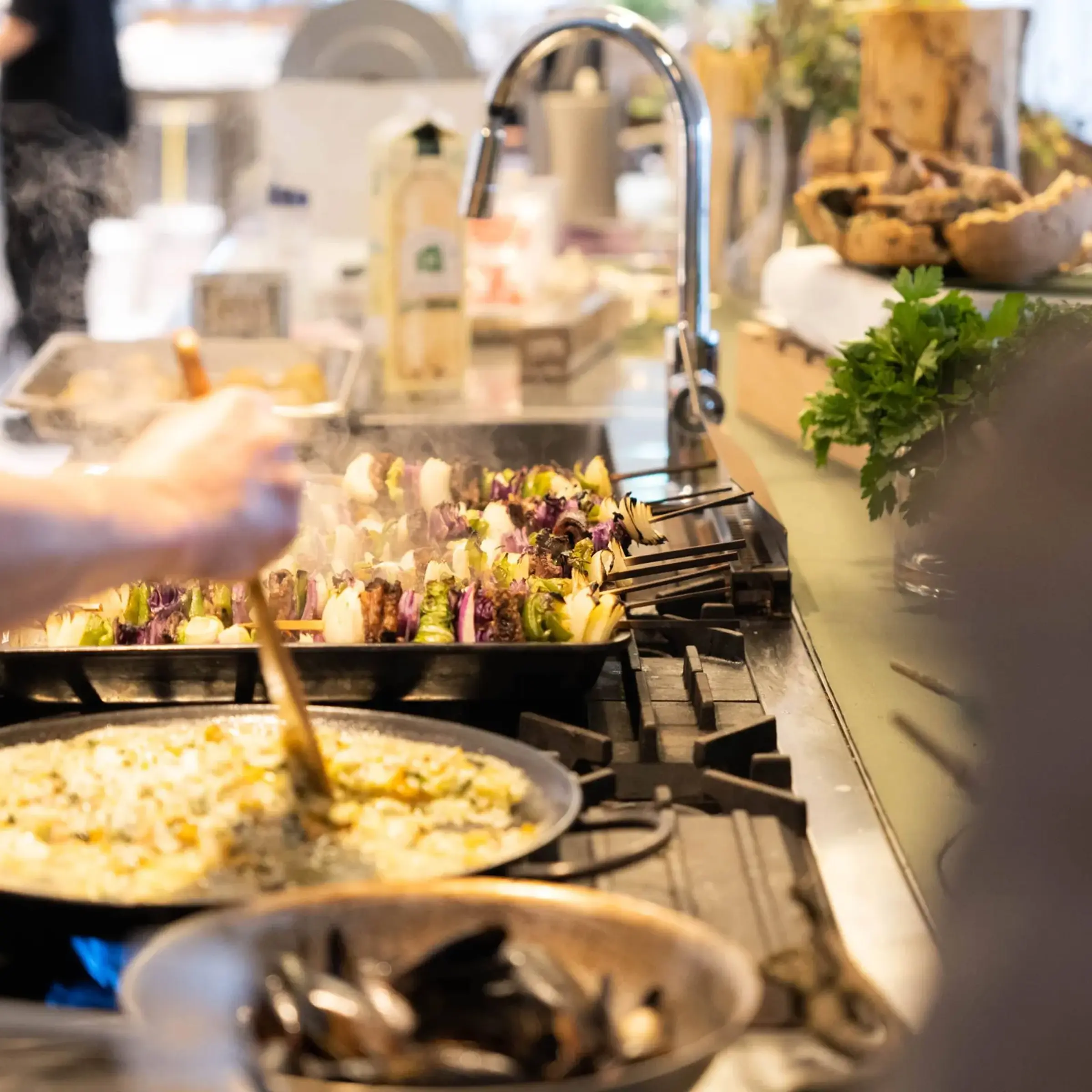 DAIDOKORO&HIROBA | 京都でつながるまちのキッチン＆ダイニングスペース